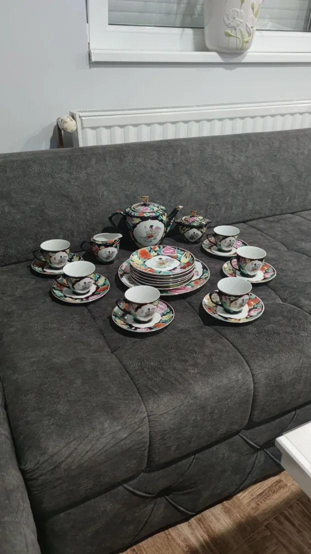 Prelep kineski set za caj i kolace - KupujemProdajem