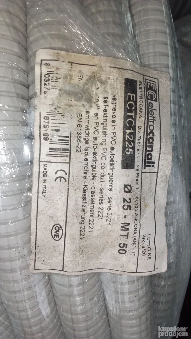 Belo PVC rebrasto crevo fi 25 50m - KupujemProdajem