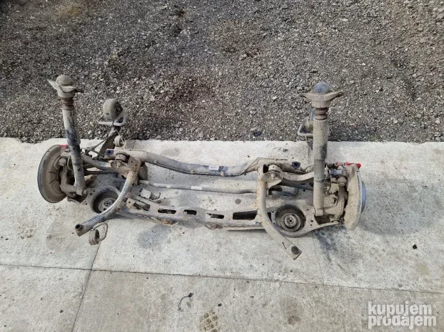 Zadnji trap vw golf 6 golf 5 - KupujemProdajem