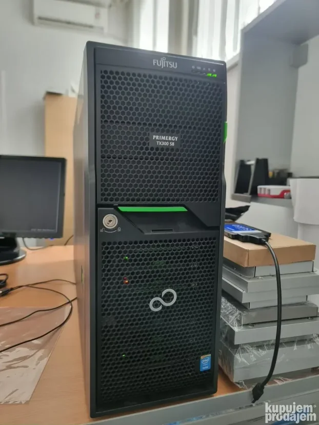Fujitsu TX300 S8 / 2x Xeon E5-2650 v2 / 96GB RAM / 6x SAS - KupujemProdajem