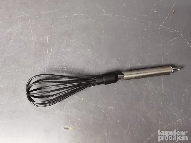 Ernesto mutilica za slag - KupujemProdajem