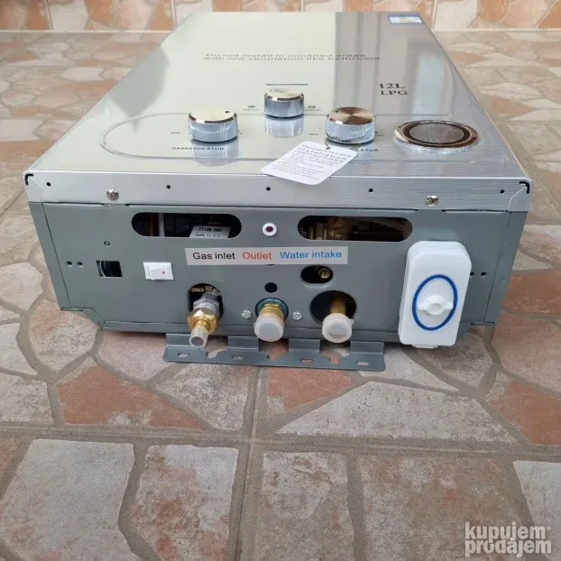 Bojler na (gas-plin) novo na stanju-dostava besplatna - KupujemProdajem