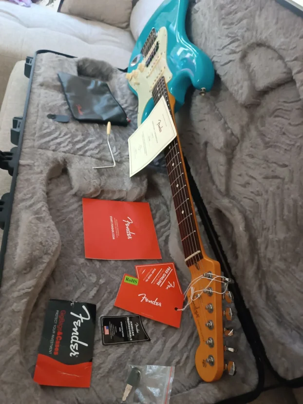Fender Stratocaster American Professional II - KAO NOV - KupujemProdajem