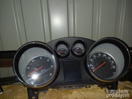 Instrument tabla km sat Opel Astra J - KupujemProdajem