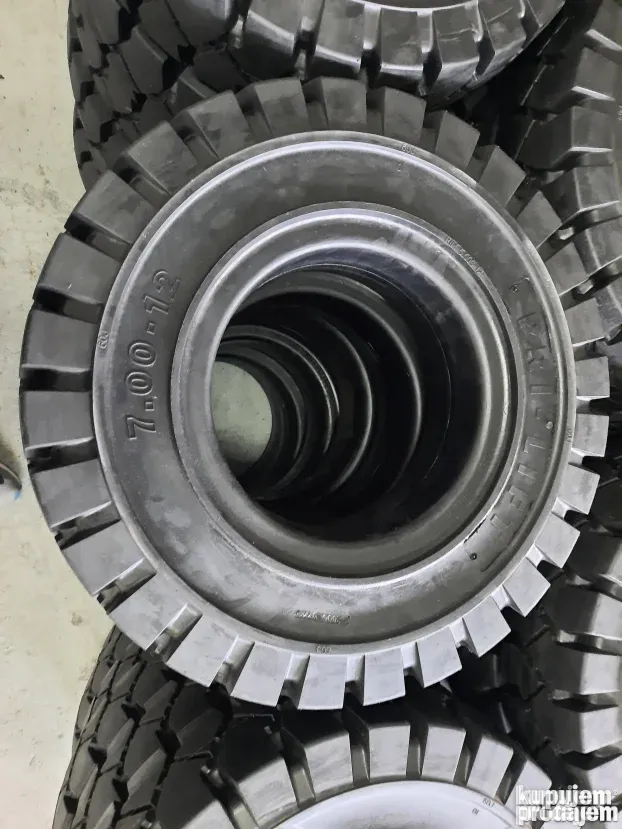 Pune gume za sve vrste viljuskara - KupujemProdajem