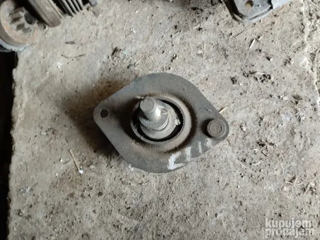 Reno Clio 1 Nosac motora - KupujemProdajem