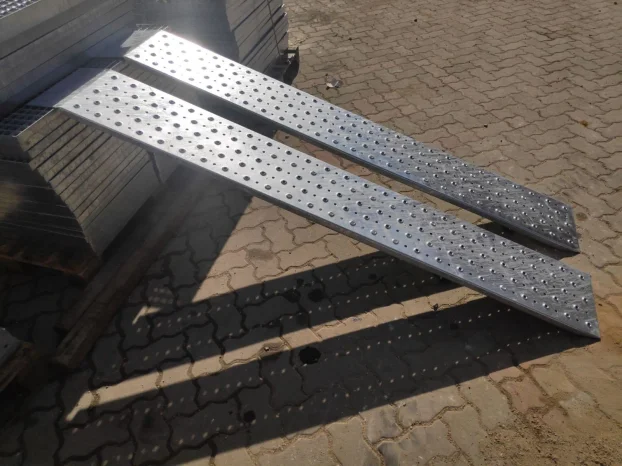 Metalni stepenik / Podest / Protivklizni lim / Navoz - KupujemProdajem