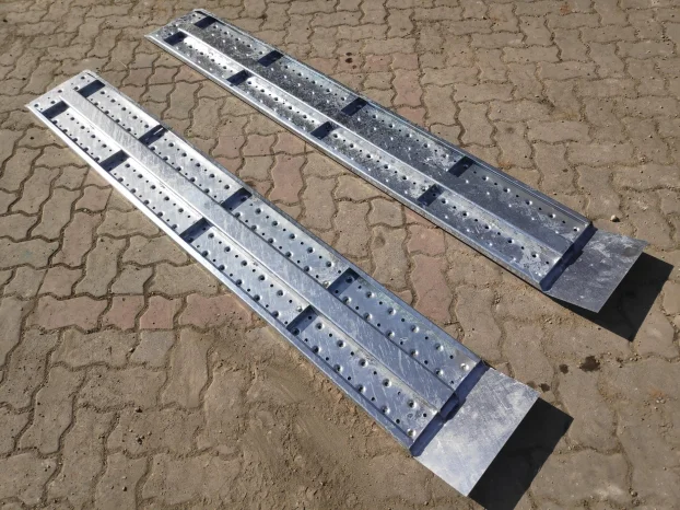 Metalni stepenik / Podest / Protivklizni lim / Navoz - KupujemProdajem