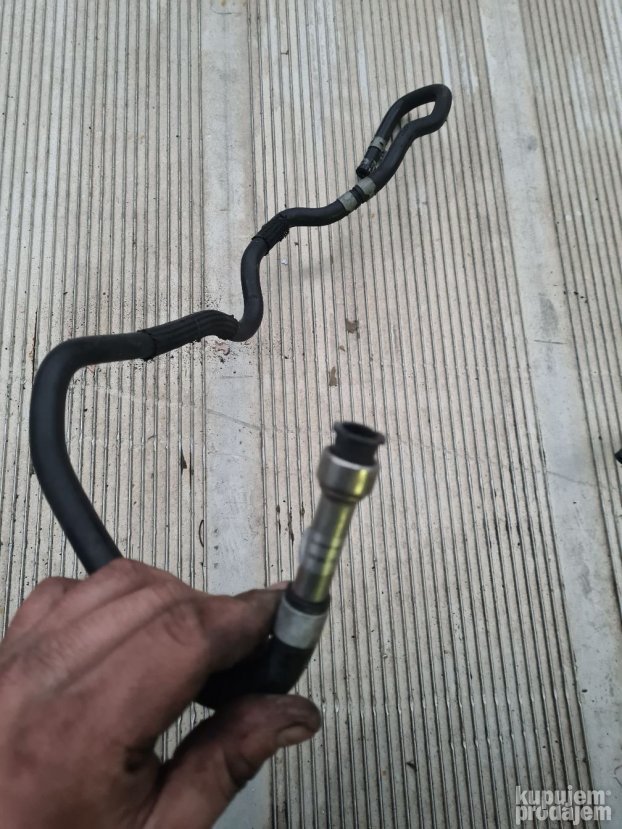 Crevo benzina vw tiguan golf 6 pasat 1.4 tsi - KupujemProdajem