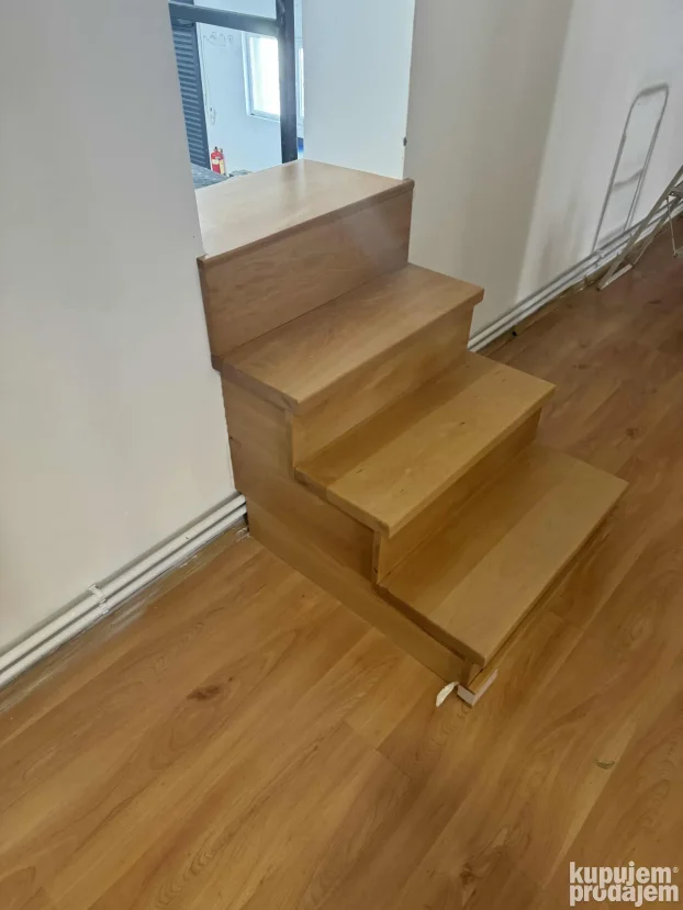 Drvene stepenice - gazista punog drveta po Meri - KupujemProdajem