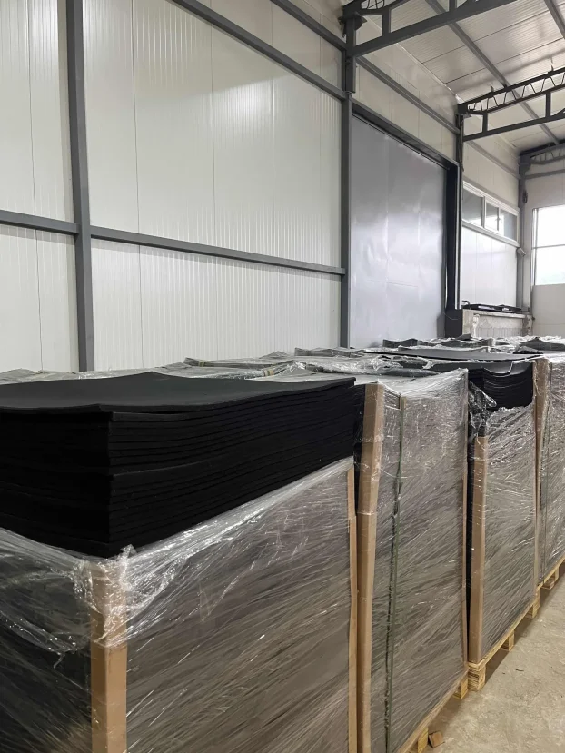 Gumeni pod za teretanu / 100 cm x 100 cm / NOVO! - KupujemProdajem