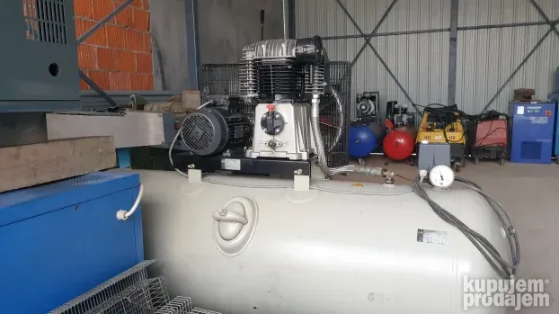 FINI kompresor 500l boca 4kw motor 670l protoka - KupujemProdajem