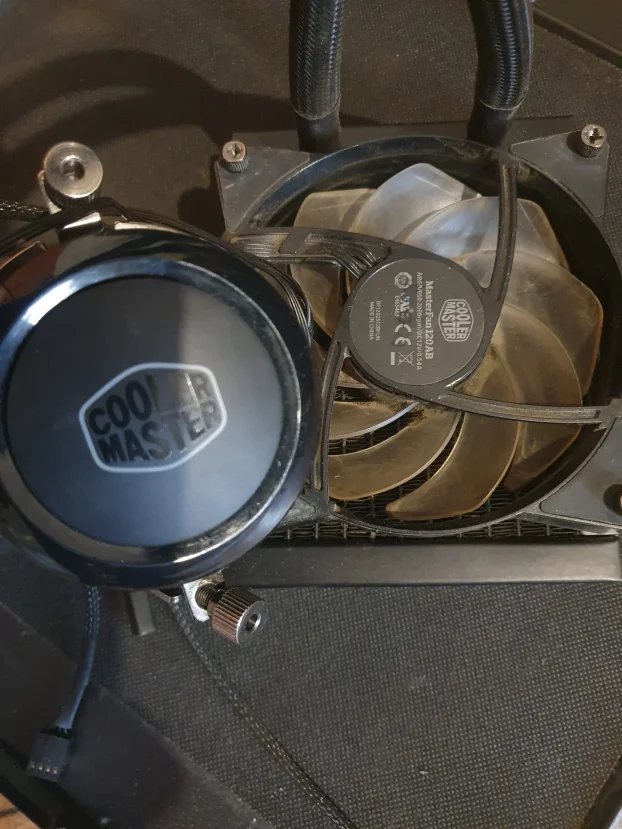 Kućište , napajanje , vodeno hlađenje i GTX1060 - KupujemProdajem