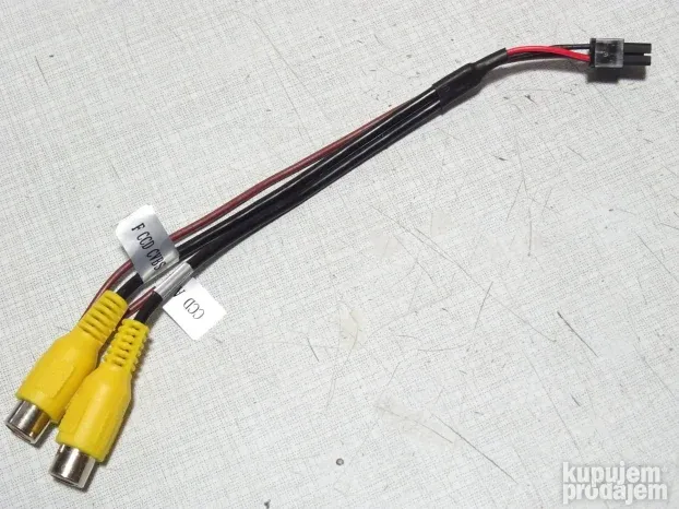 Kabel za auto radio multimediju 4-polni za rikverc kameru - KupujemProdajem