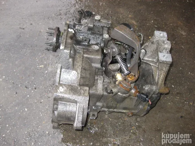 Golf 4 1.9 tdi 101 ks 5 brzina menjac polovan ispravan - KupujemProdajem