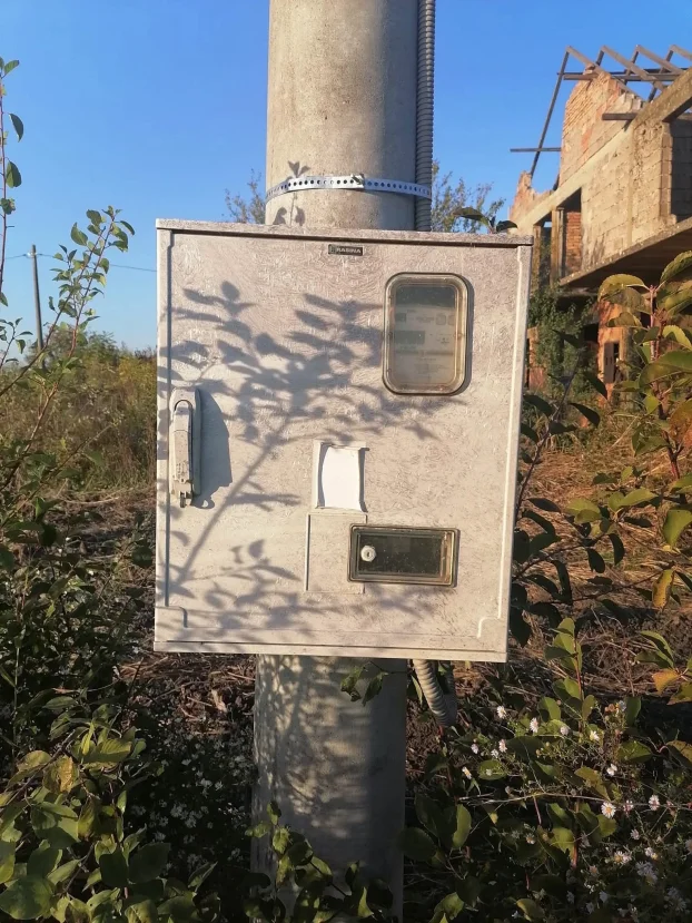 Plac i zemljište na prodaju - Plac 30 ari sa kućom 7x13m - KupujemProdajem