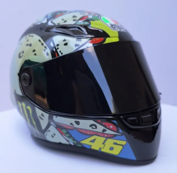Ukrasne mini makete MOTO GP kacige kod 8 - KupujemProdajem