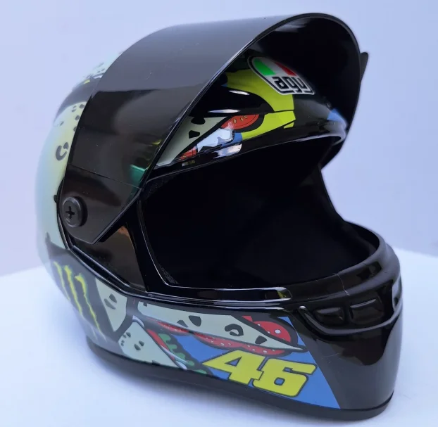 Ukrasne mini makete MOTO GP kacige kod 8 - KupujemProdajem
