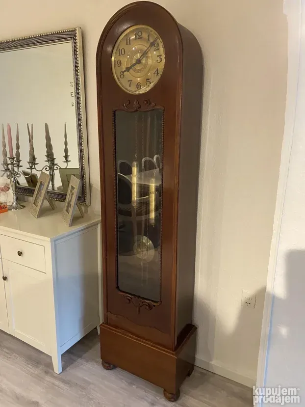 Podni sat SNIZENO 500 - KupujemProdajem