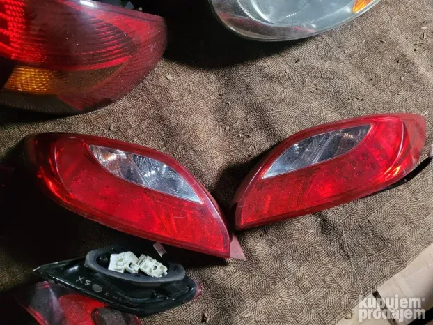 Levi stop mazda 2 - KupujemProdajem
