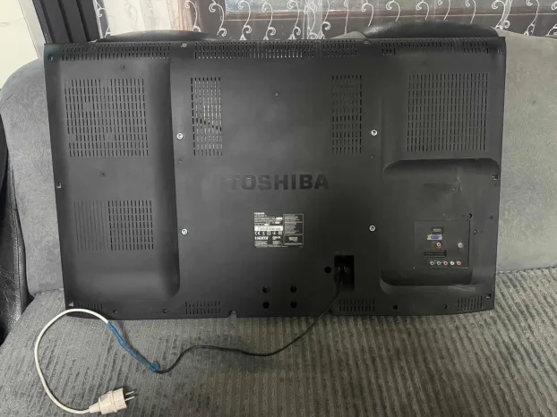 Toshiba”32 (82cm) Lcd TV - model 32AV635D-ispravan! - KupujemProdajem