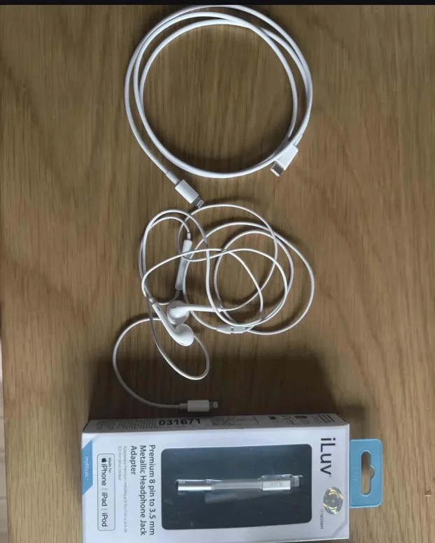 ORIGINAL APPLE Usb c kabl, Earpods, lightning 3,5mm adapter ...