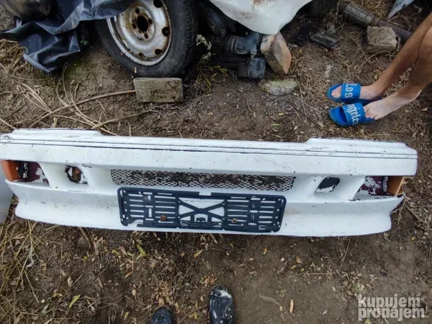 Ford escort 5 rs prednji branik - KupujemProdajem