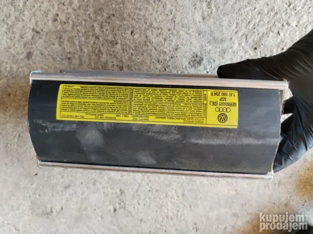 Golf 4 airbag table suvozaca - KupujemProdajem