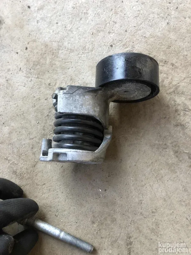 BMW E87 E81 E90 E91 N43 roler spaner zatezač kajiša - KupujemProdajem