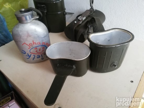 Nemačka vojna manjerka i porcije sa čuturom - KupujemProdajem
