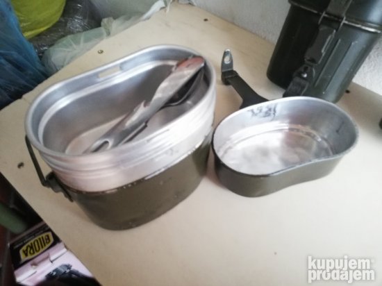 Nemačka vojna manjerka i porcije sa čuturom - KupujemProdajem