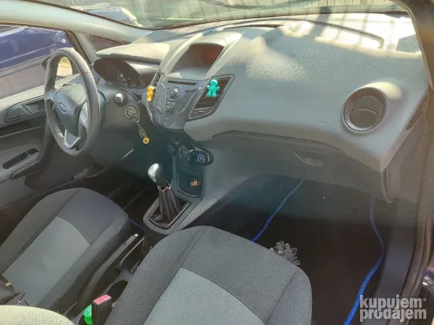 Instrument tabla sa airbegovima ford fiesta 6 - KupujemProdajem