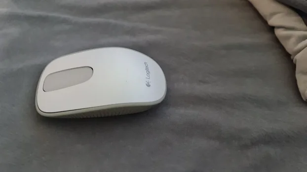 Logitech Zone Touch Mouse T400 beli - KupujemProdajem