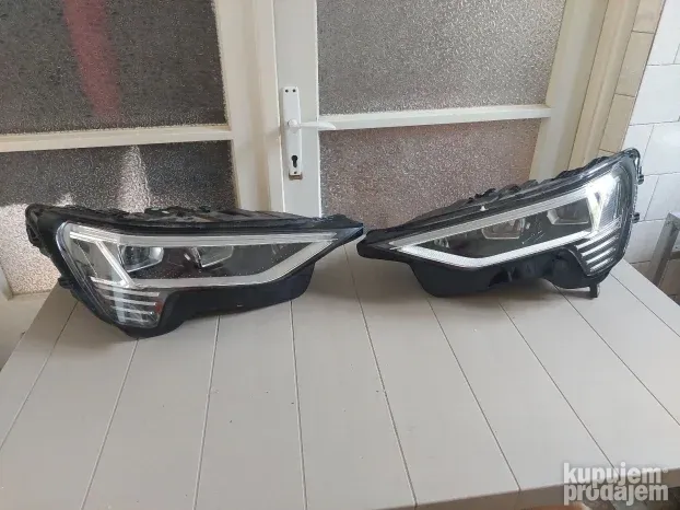 Audi Q8 E-Tron Matrix Farovi 4KE941039 4KE941040 - KupujemProdajem