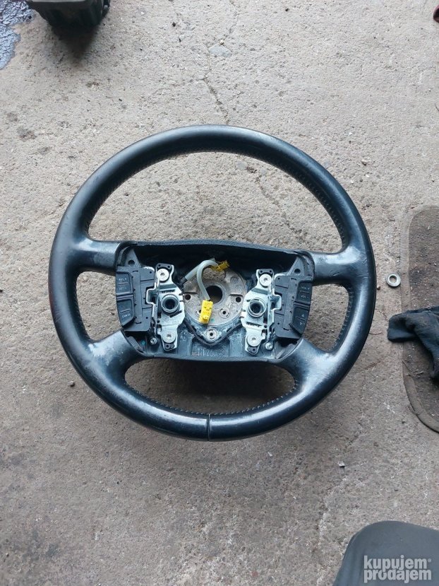 Kožni volan sa komandama passat b5,5 - KupujemProdajem