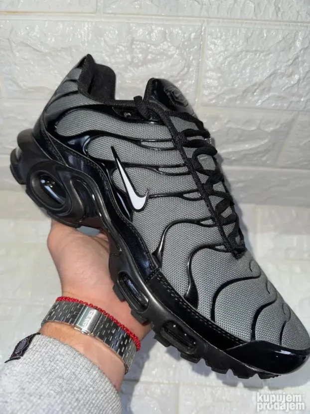 NIKE AIR MAX PLUS TN, Black Silver SE; Nove Patike TN Sive ...