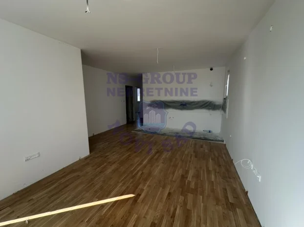 Četvorosoban stan na prodaju - Lipov gaj, Novi Sad - KupujemProdajem