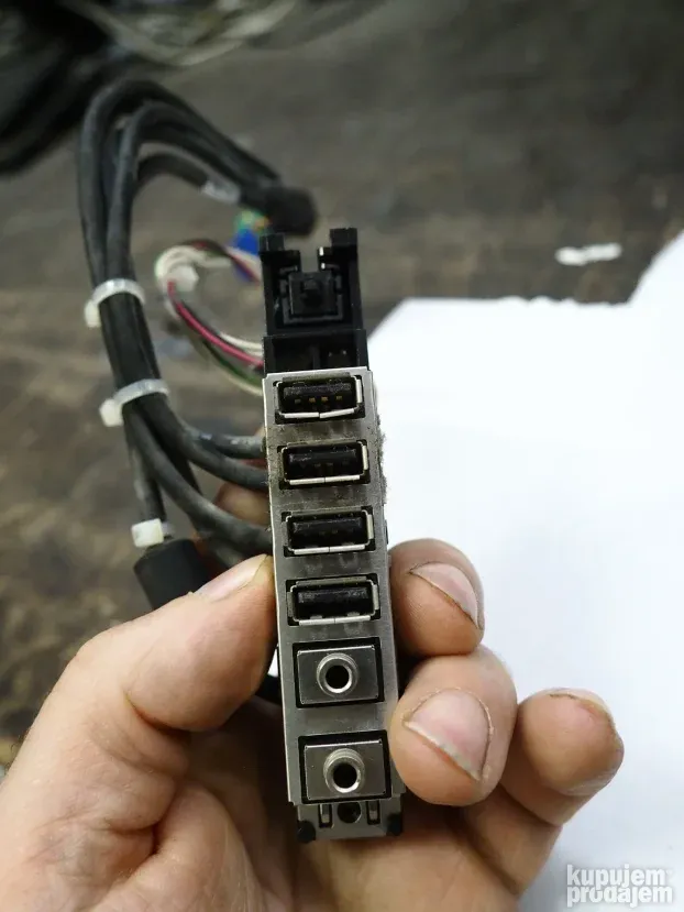 HP front panel USB x 4/ Audio / power led / dugme HP ELite ...