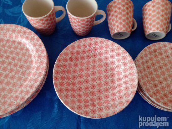 Servis nov za 4 osobe sa 4 velike solje. - KupujemProdajem