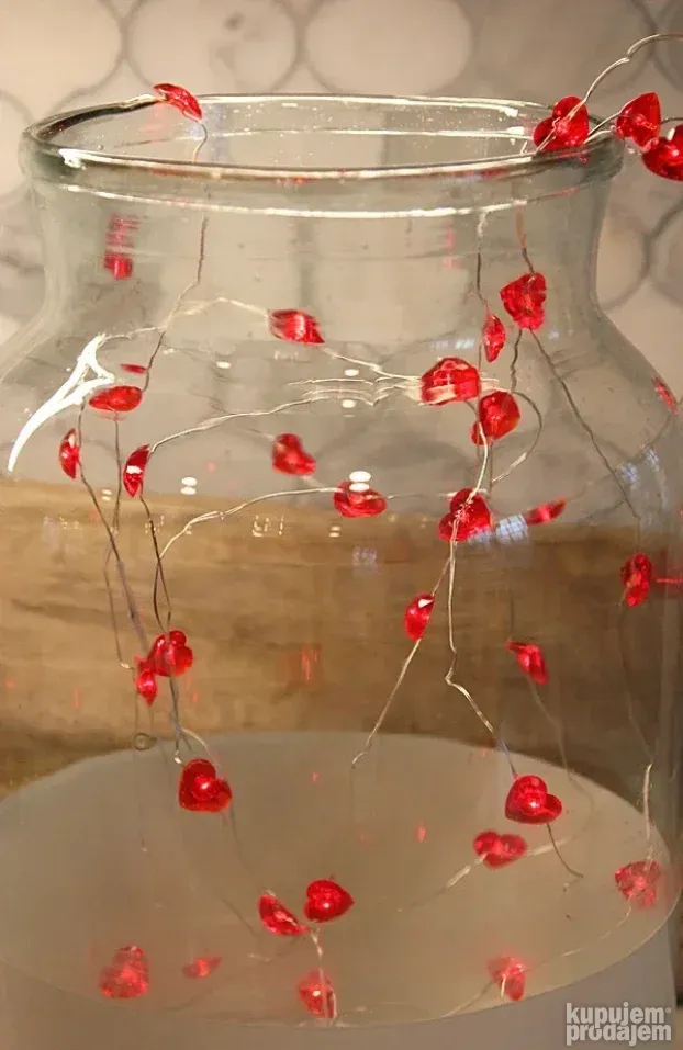 Svetla u obliku srca crvene boje - set od 2 sa 40 srca - KupujemProdajem