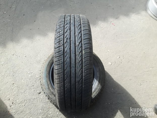 Polovna letnja guma 195/65/15 195 65 15 195/65 R15 Firestone ...