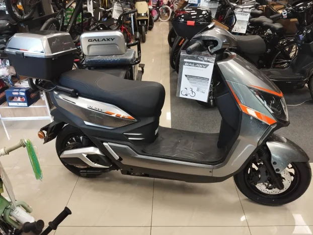 Električni moped NAVIGATOR (2000W 72V/35.5Ah) GRAFEN - KupujemProdajem