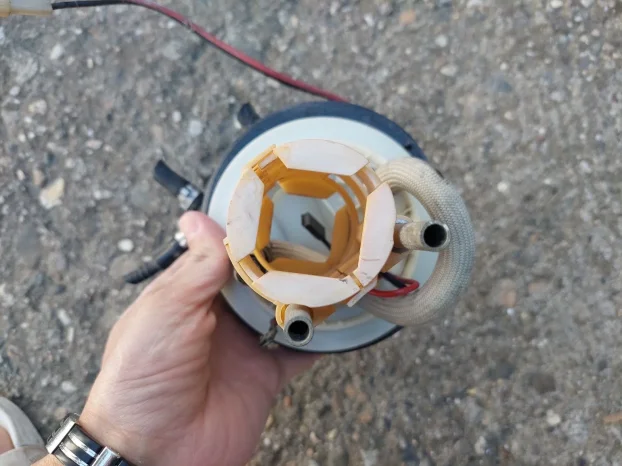 Kuciste pumpe za gorivo Renault Clio 1 prsten Reno Klio - KupujemProdajem