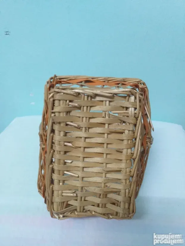 2 drvene korpice od pruća za ikebane NOVO - KupujemProdajem