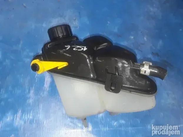 Boca boce za antifriz Mercedes A klasa W169 DELOVI - KupujemProdajem