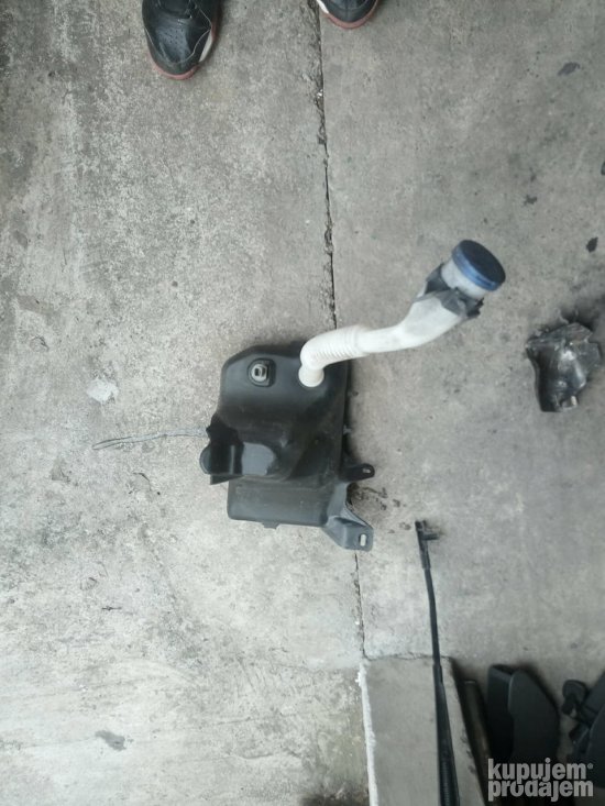 Citroen C5 posuda vode za brisace cantra - KupujemProdajem