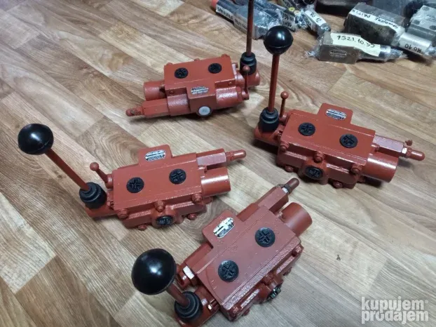 Razvodnik hidraulike hidraulika IMR IMT Petoletka - KupujemProdajem