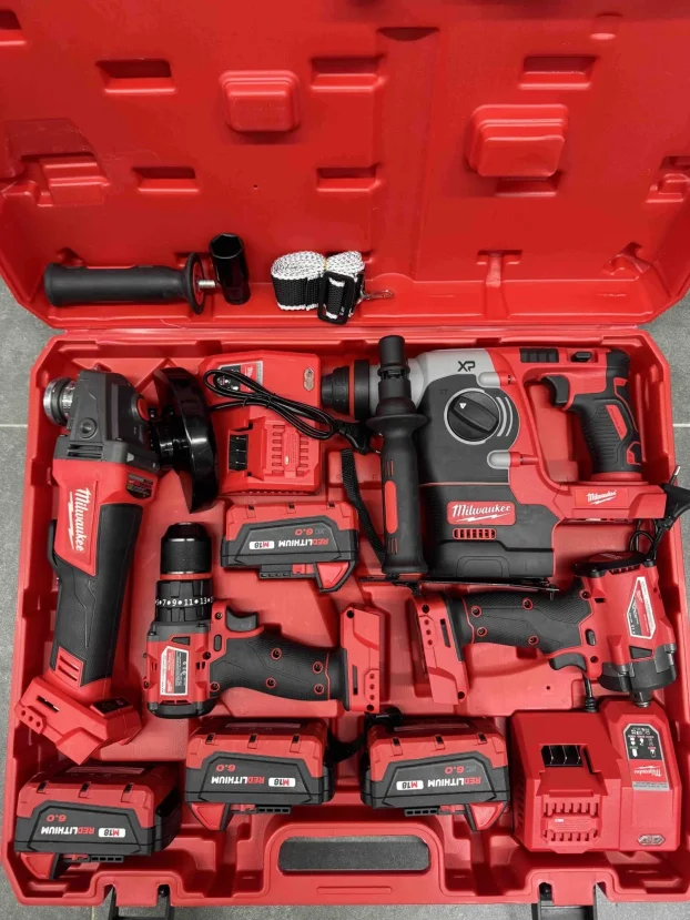 Milwaukee 4u1 Aku Set - 4 Baterije + 2 Punjača - KupujemProdajem