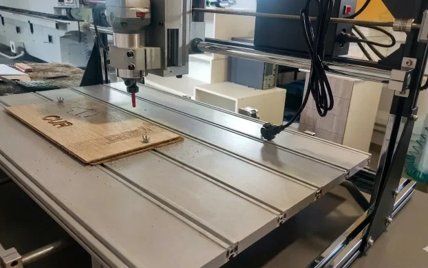 CNC mašina, ruter 1000x600mm 1kw + laser graver 2u1 - KupujemProdajem