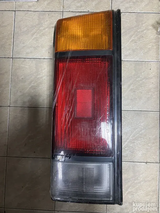Stop lampa-svetlo NISSAN Sunny B11 TYC - KupujemProdajem